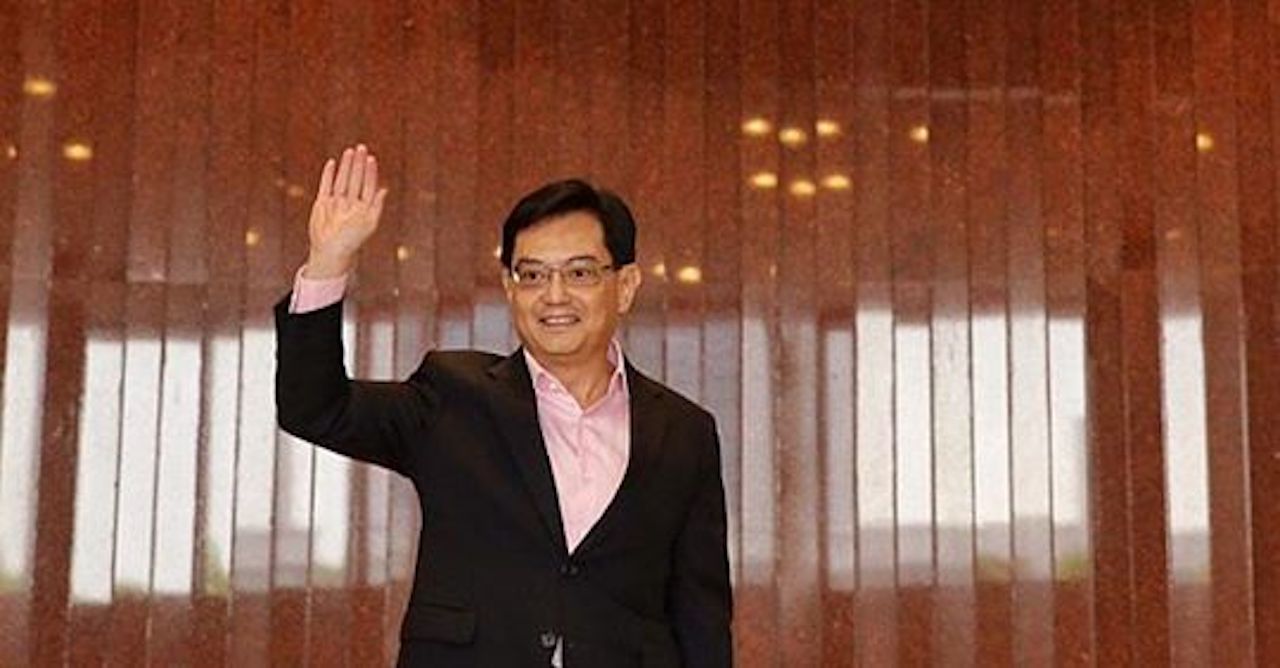 Heng Swee Keat Waving in Every Single Photo of Him is a 2019 Mood