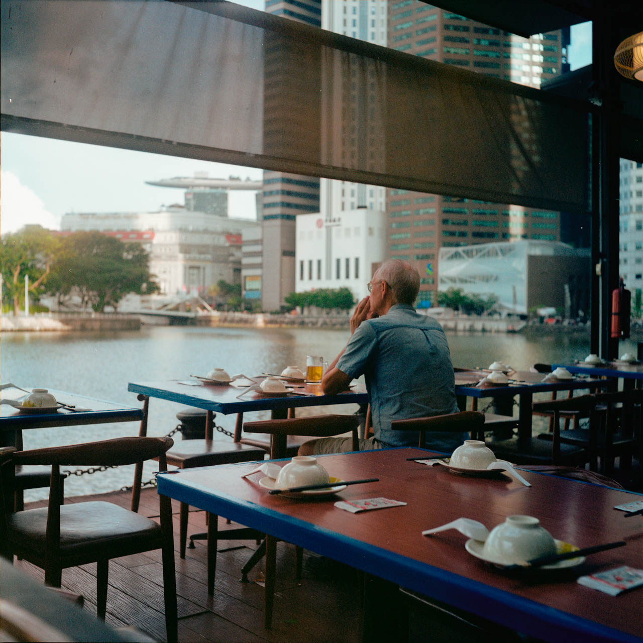Looking for Lone Diners in a World Where a Table for One Raises Eyebrows
