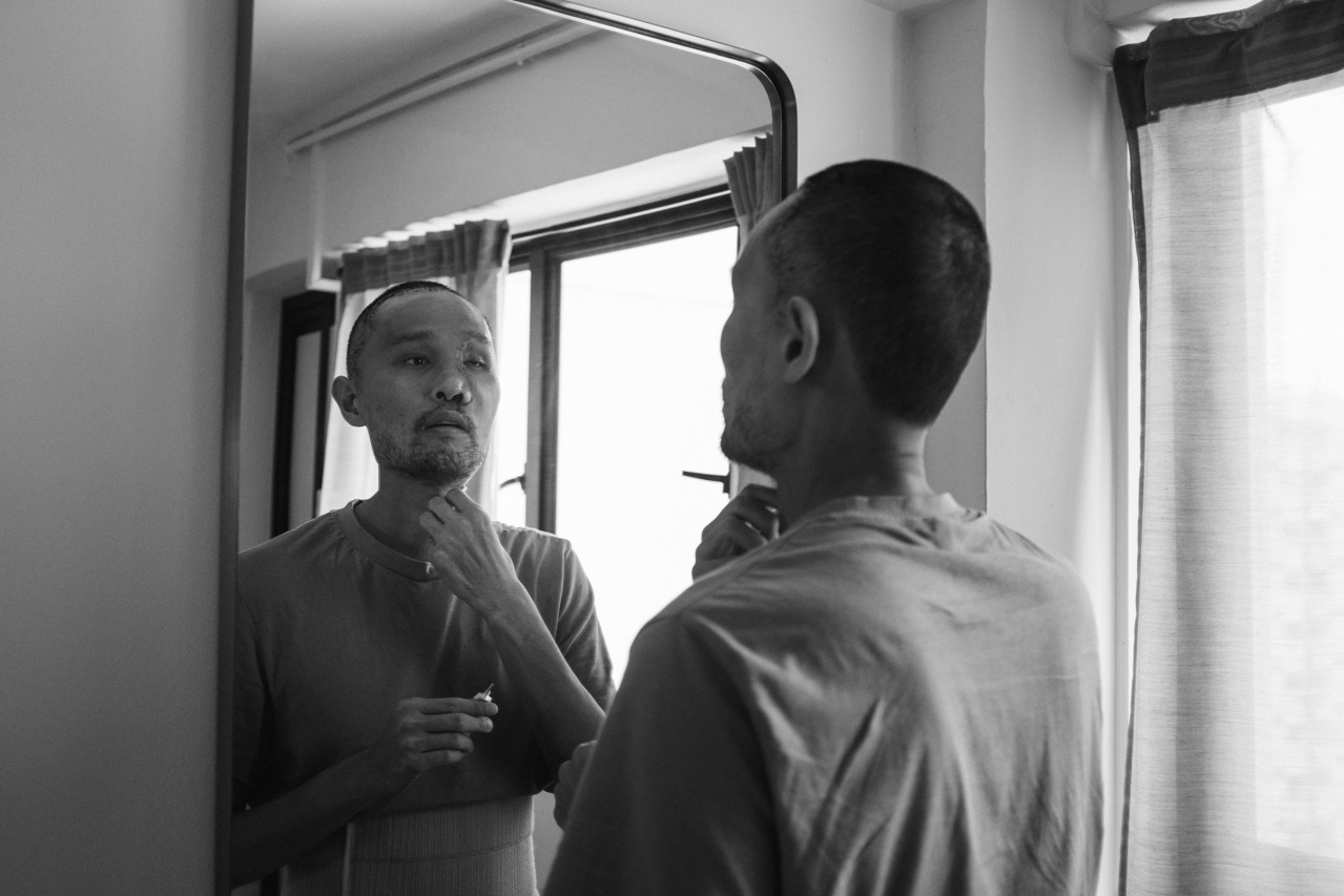 Li Ling Captures the Weight of Widowhood in the Belongings Left Behind